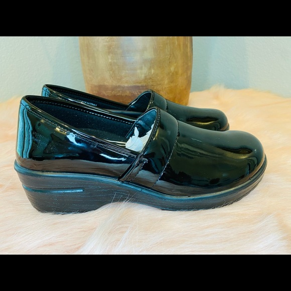 easy street | Shoes | Easy Works Womens Lyndee Health Care Professional ...